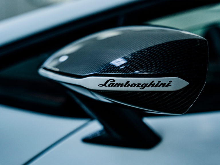 Automobili Lamborghini presenta el Countach LPI 800-4