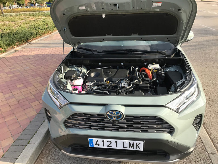 Y para ello el pionero de los SUV, fue Toyota con su modelo RAV4.