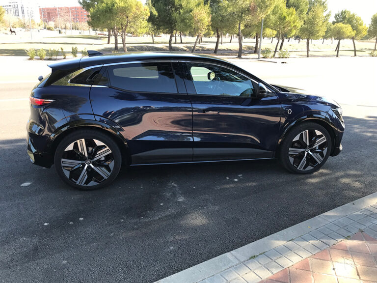 Renault Megane Iconic EV60 160kW (220CV) a prueba