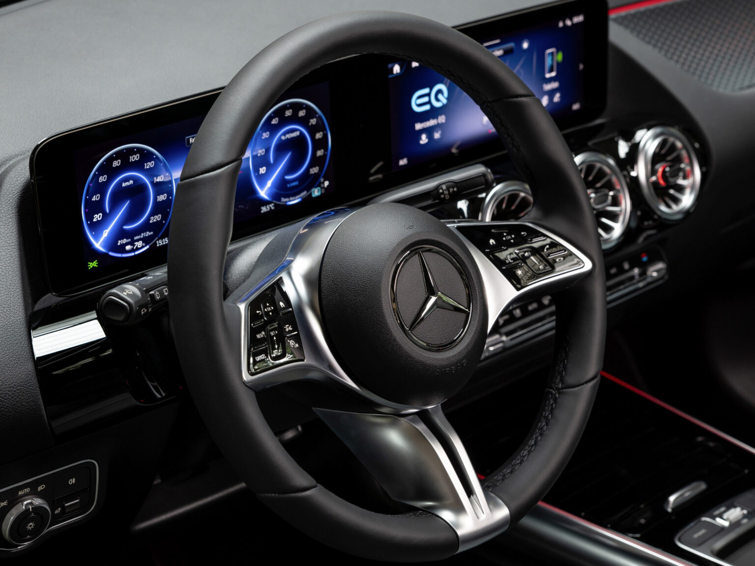 Los nuevos Mercedes EQA y EQB resultan aún más atractivos