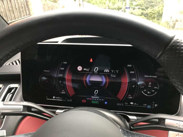 Como novedad está la motorización PHEV denominada S 580 e