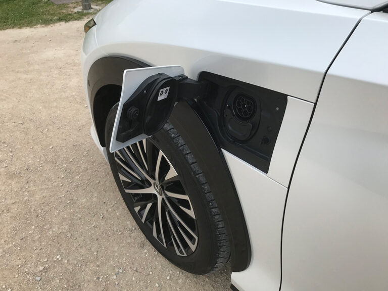 A prueba el Nuevo Lexus RZ 450e 100% eléctrico, 100% Lexus